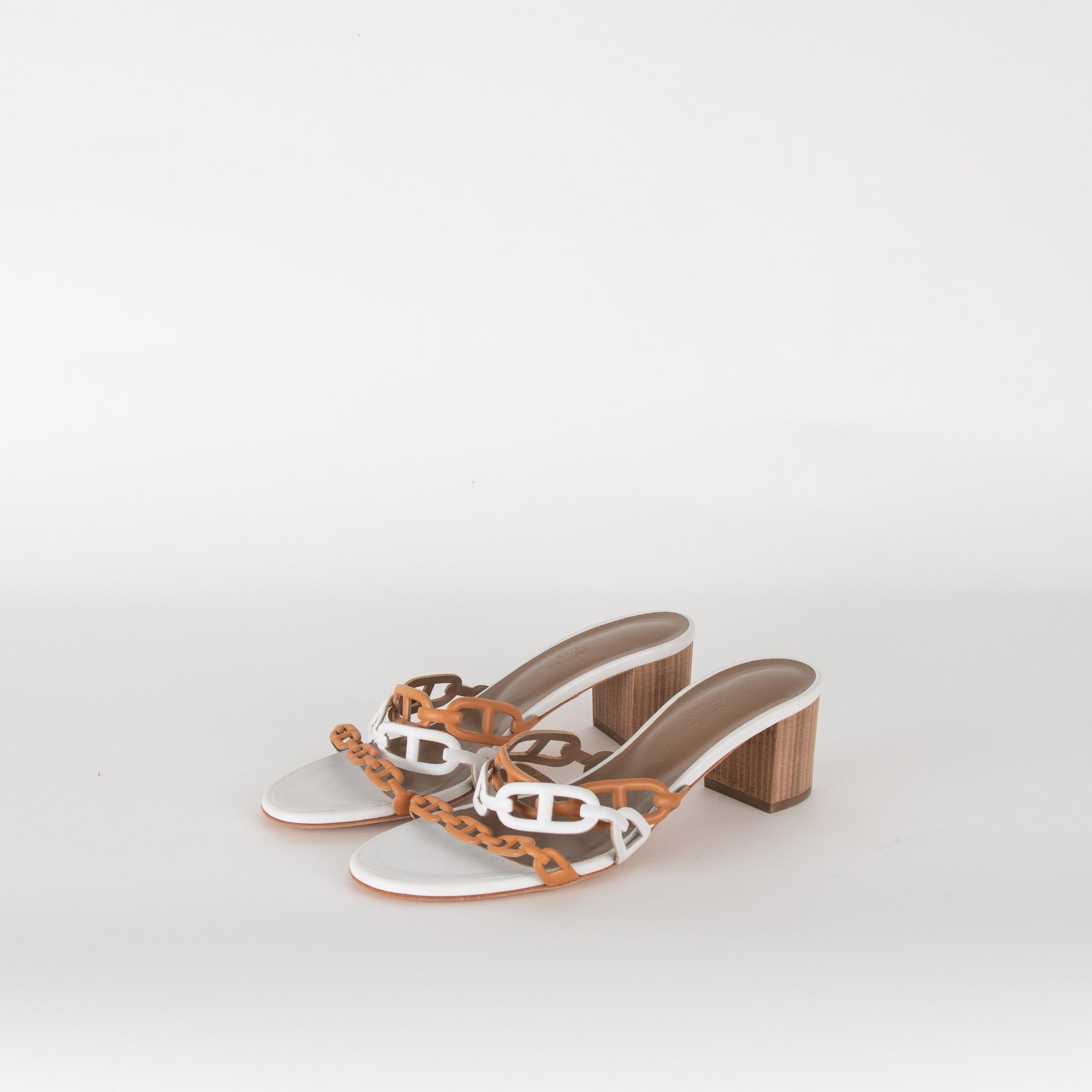 Hermes Block Heel Chain Tandem Heels in Tan and White – Phoenix Style