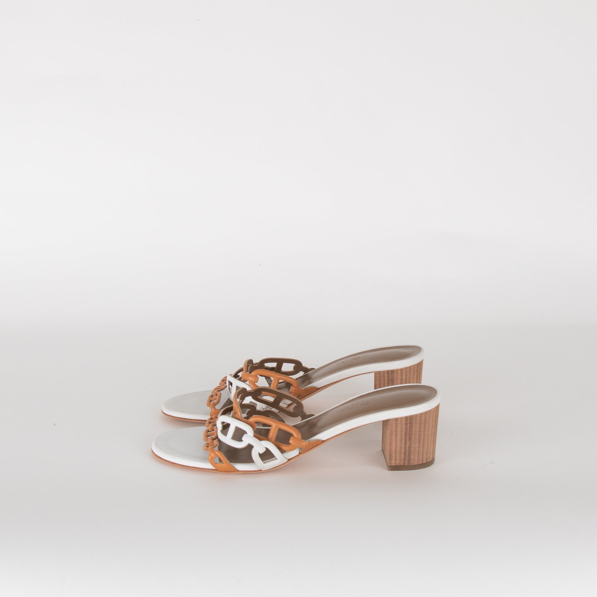 Hermes Block Heel Chain Tandem Heels in Tan and White – Phoenix Style
