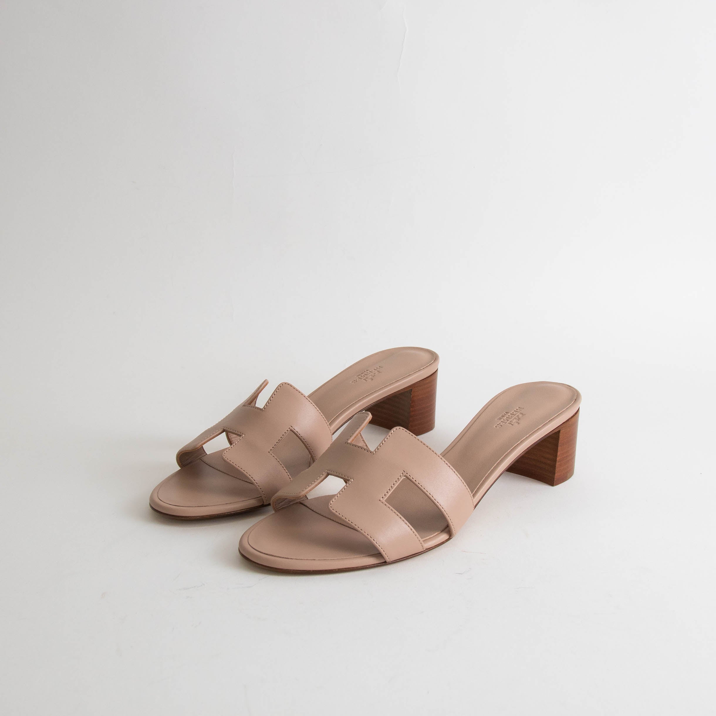 Hermes Oasis Beige Nude Block Heel Sandals – Phoenix Style